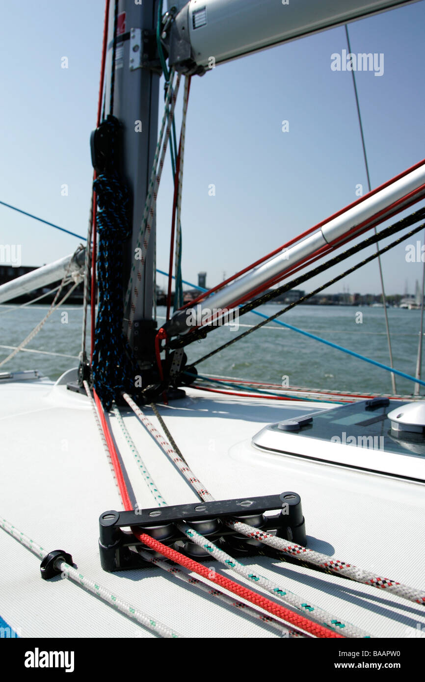 Sail Boat ropes and mast from low angle Stock Photo - Alamy