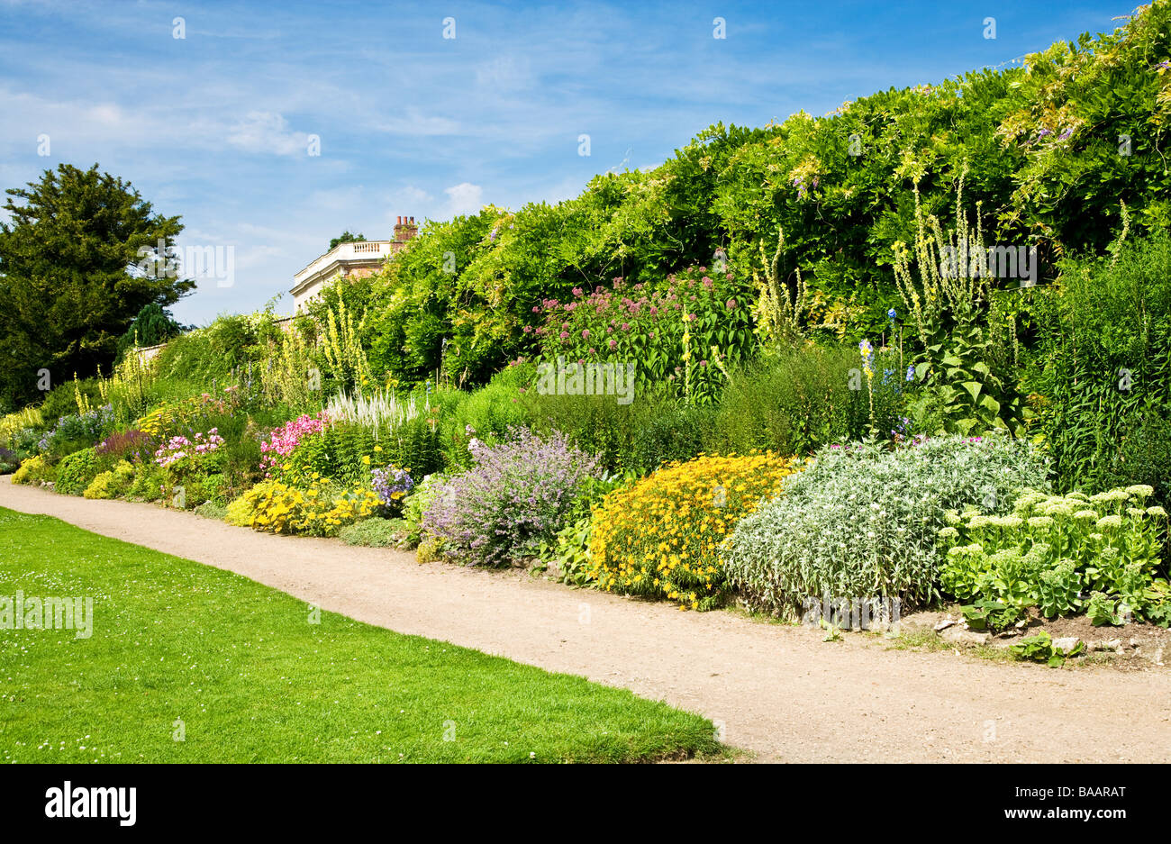 Pathway border hi-res stock photography and images - Alamy