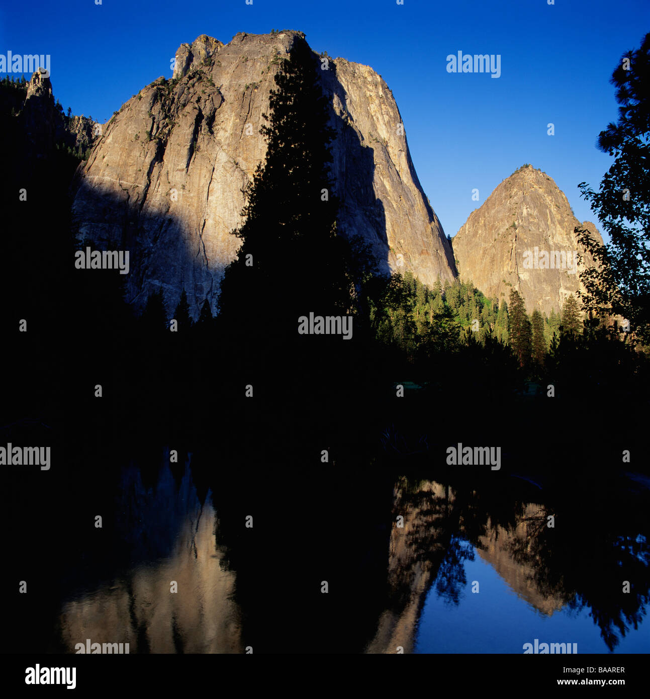 Landscape mountains lake reflection hi-res stock photography and images ...