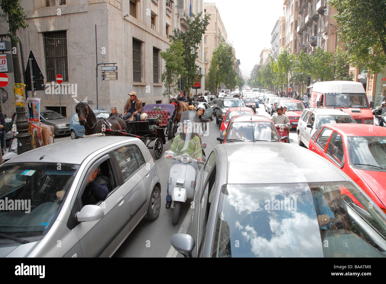 Traffic jam, Palermo, Sicily, Italy Stock Photo - Alamy