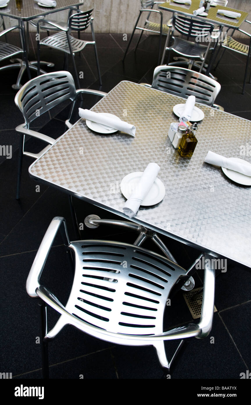 Elegant cafe seating hi-res stock photography and images - Alamy