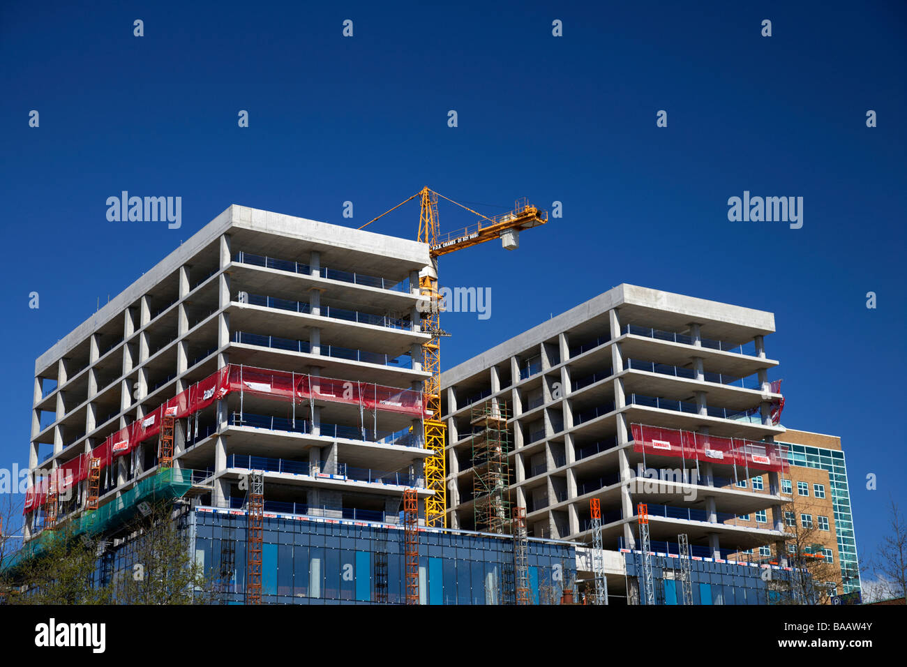 Office block hi-res stock photography and images - Alamy