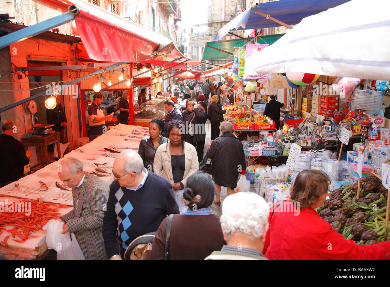Market, Mercato della Vucciria, Palermo, Sicily, Italy Stock Photo - Alamy