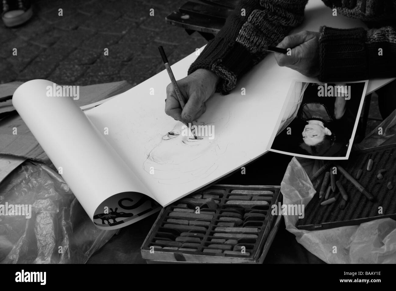 Street art painter Black and White Stock Photos & Images - Alamy