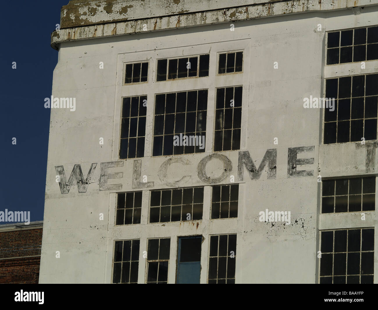 White building sign hi-res stock photography and images - Alamy