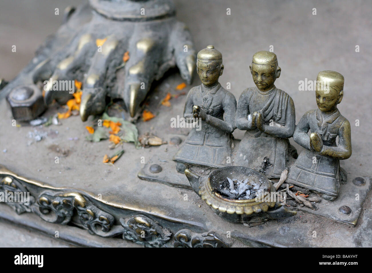 Gateway into a Hindu temple in Ason, Kathmandu, Nepal Stock Photo - Alamy