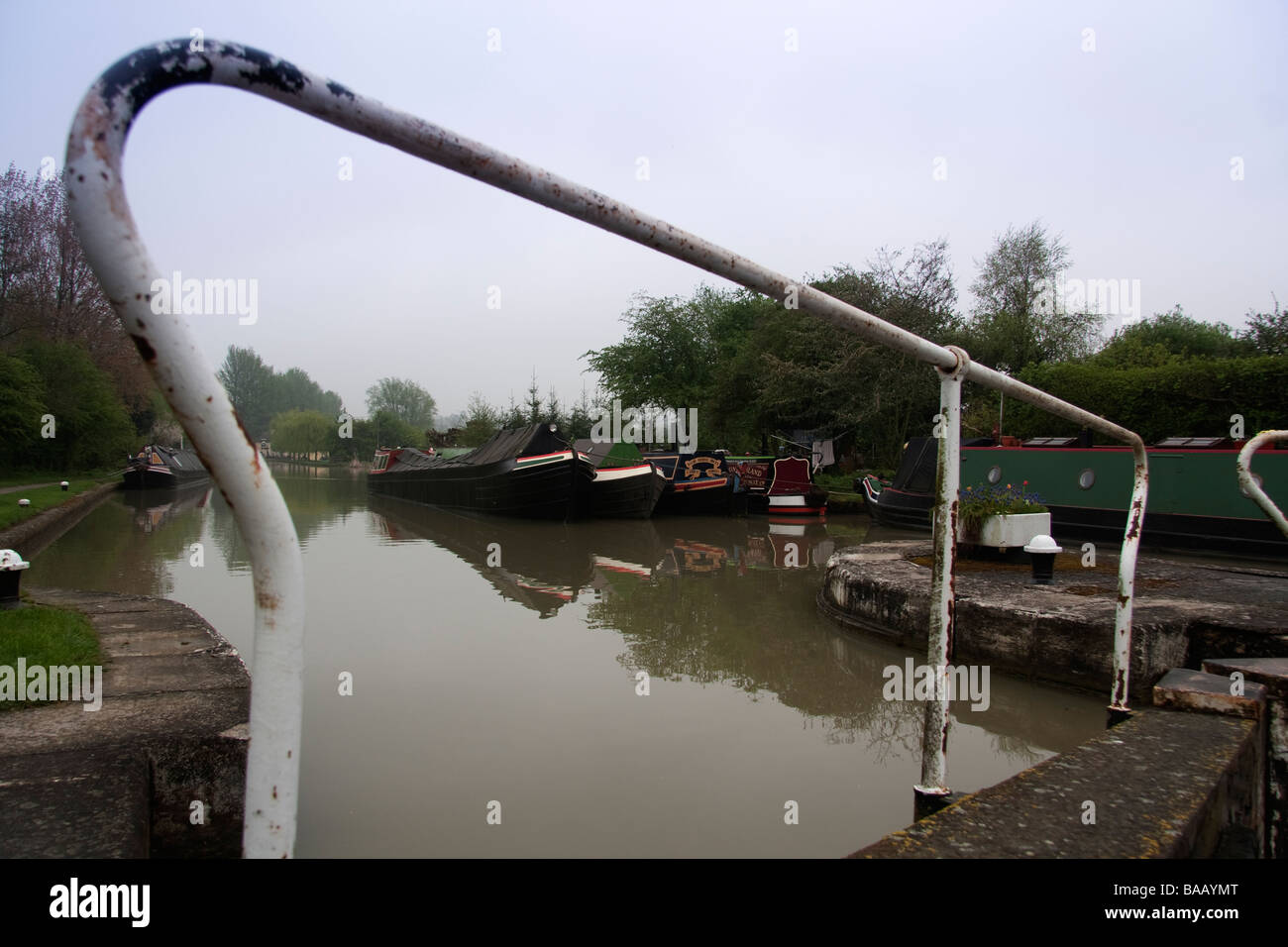 White barge hi-res stock photography and images - Alamy