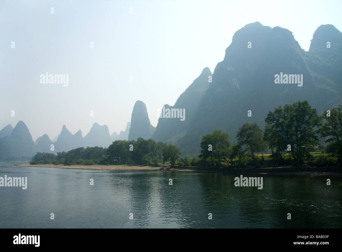 Calm asia li river hi-res stock photography and images - Alamy
