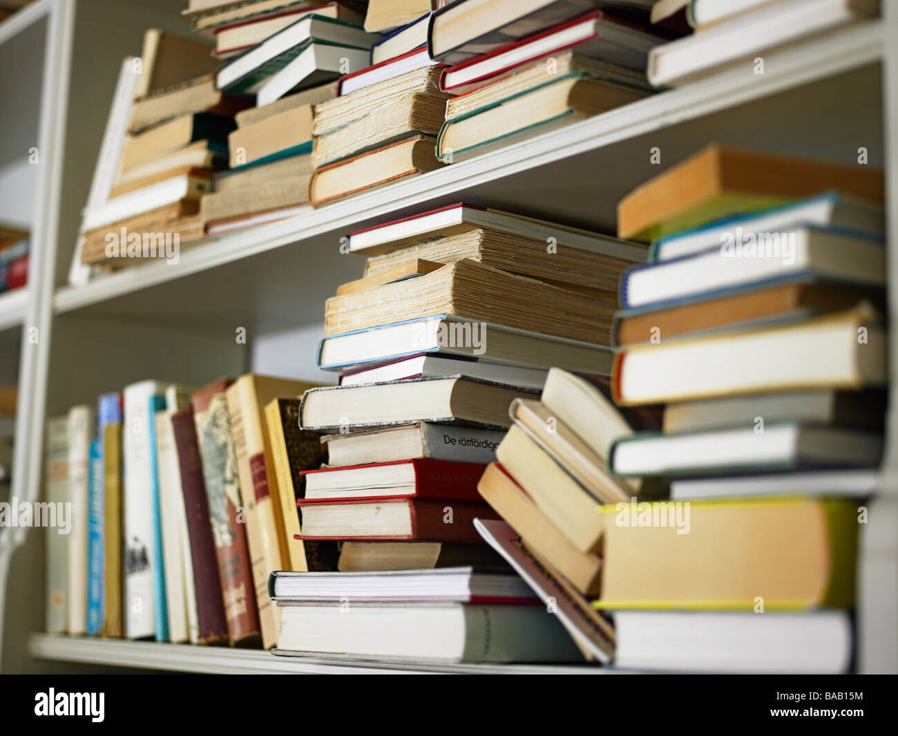 Bookshelves and housing hi-res stock photography and images - Alamy