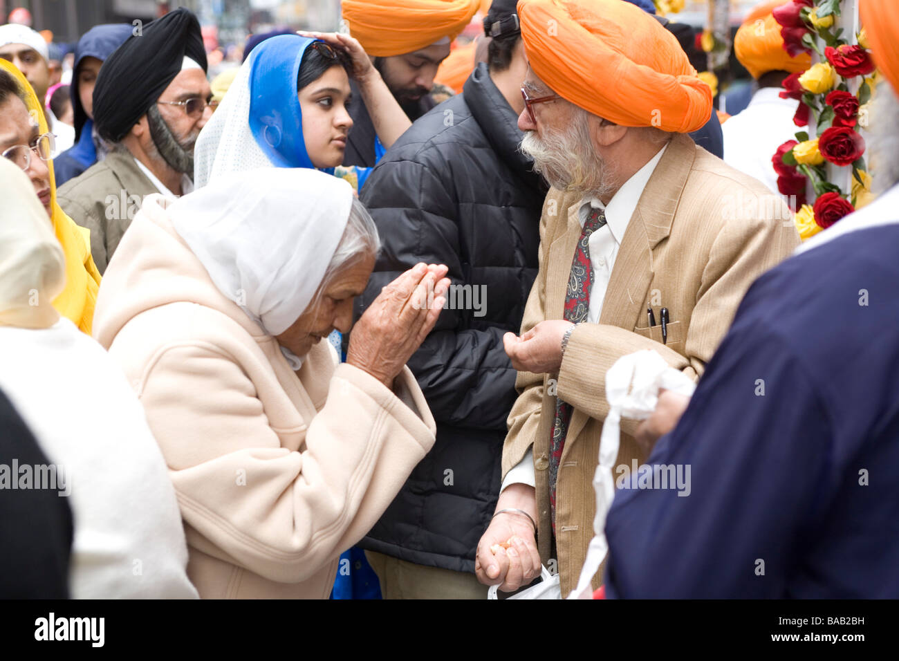 Sikh woman pray hi-res stock photography and images - Alamy