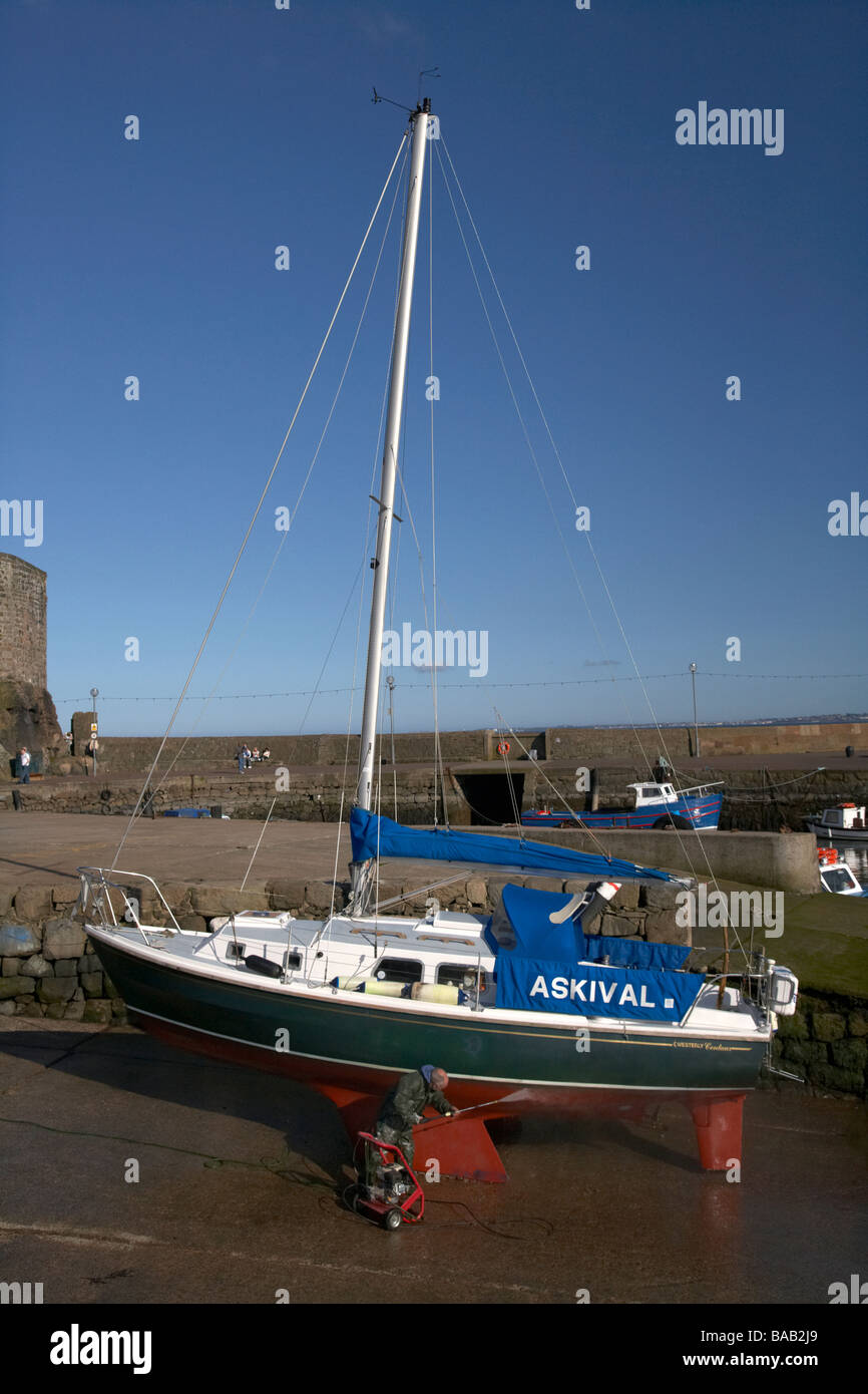 Cleaning a boat hull hi-res stock photography and images - Alamy