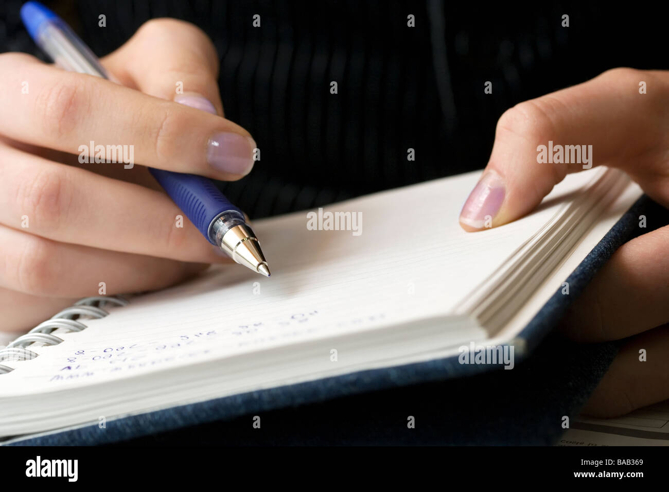 Female hand writing Stock Photo - Alamy Female hand writing Stock Photo - Alamy