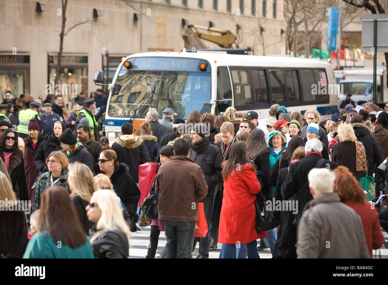 Packed streets of shoppers hi-res stock photography and images - Alamy