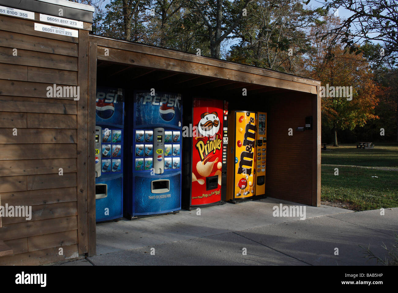 Chips vending machine hi-res stock photography and images - Alamy