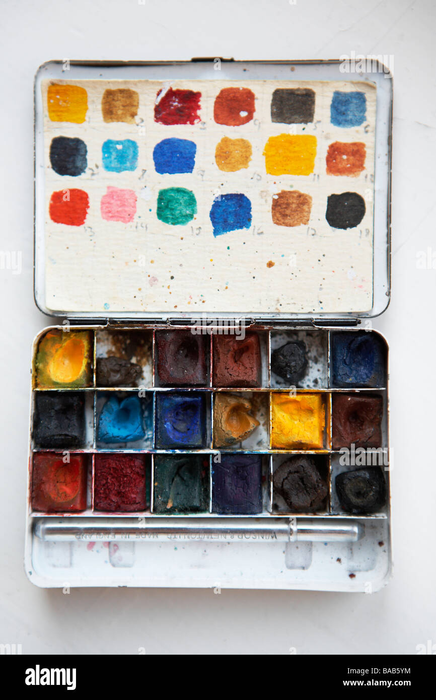 Paintbox hi-res stock photography and images - Alamy