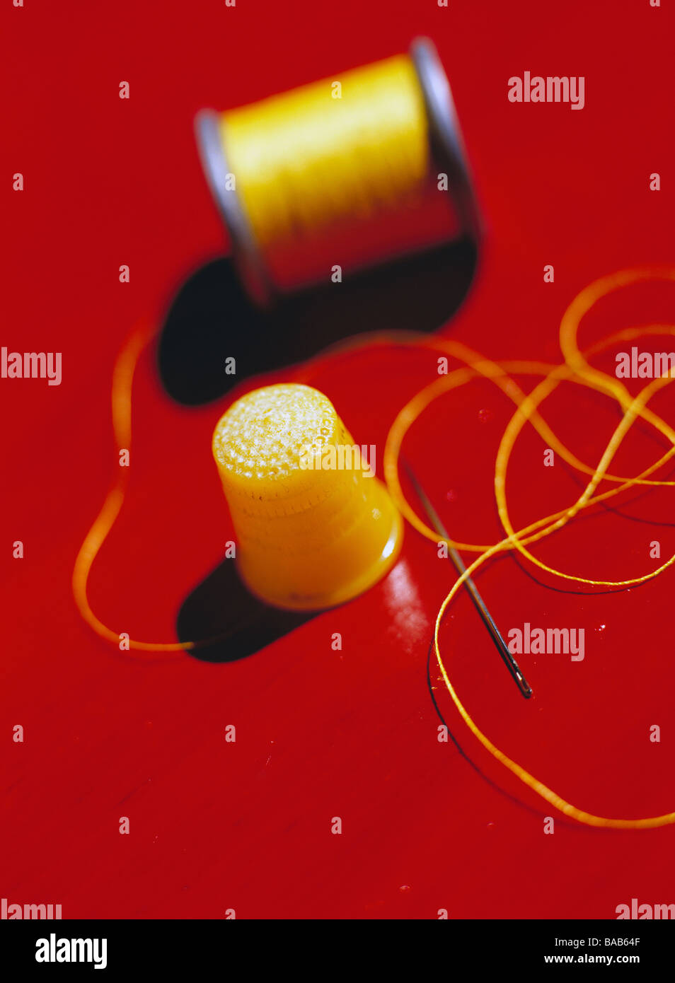 Wire thimble hi-res stock photography and images - Alamy