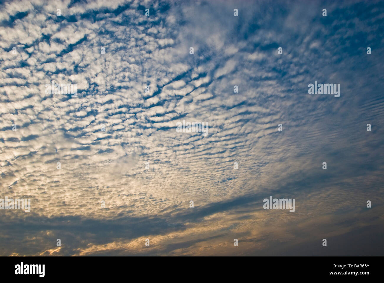Cloud in sky india hi-res stock photography and images - Alamy