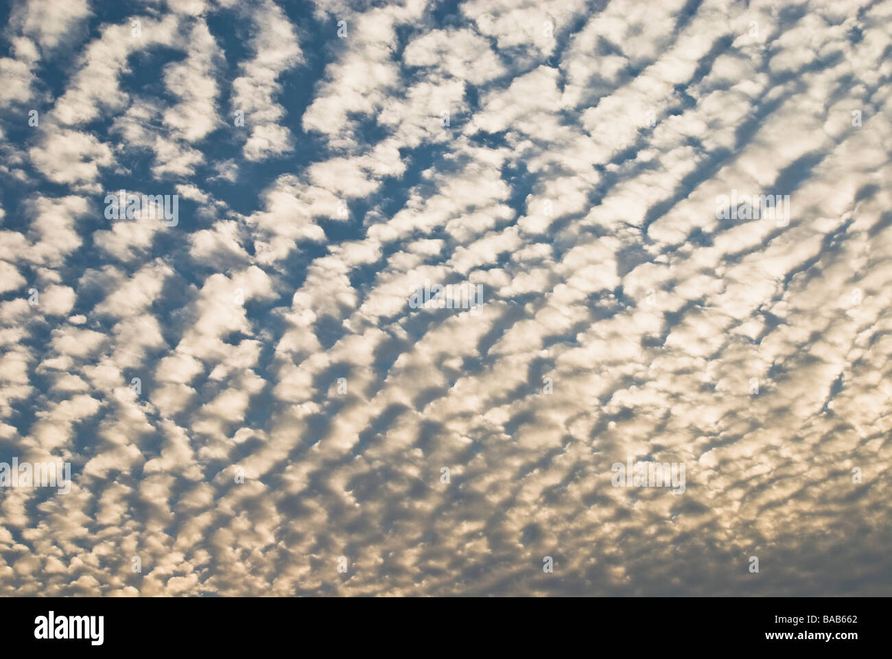 Cloud in sky india hi-res stock photography and images - Alamy