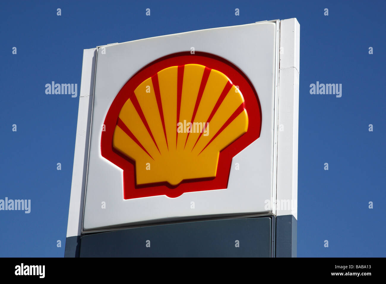 Shell logo hi-res stock photography and images - Alamy