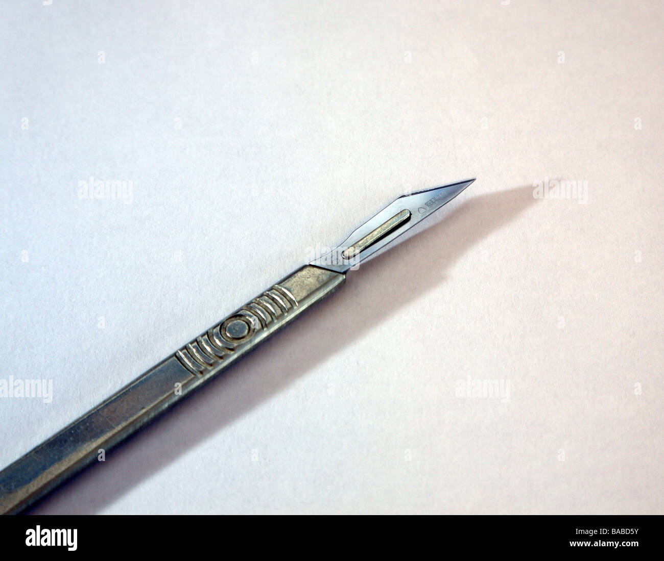 Scalpel blade hi-res stock photography and images - Alamy