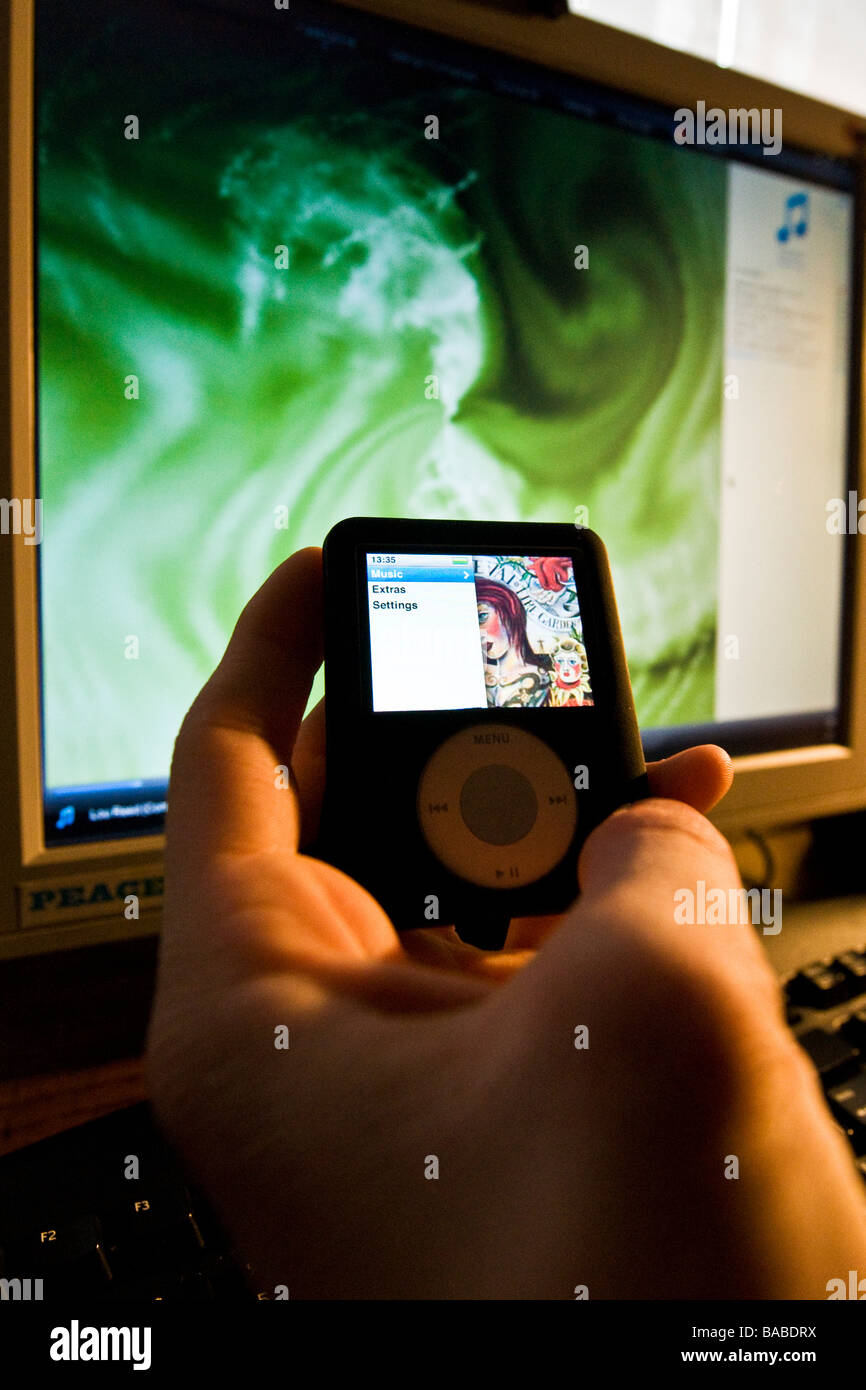 Ipod nano dowload Stock Photo - Alamy