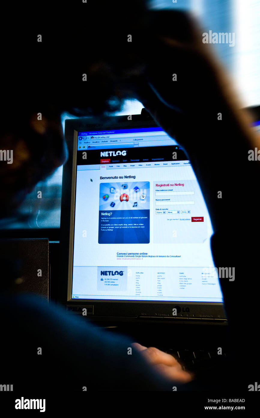Netlog hi-res stock photography and images - Alamy