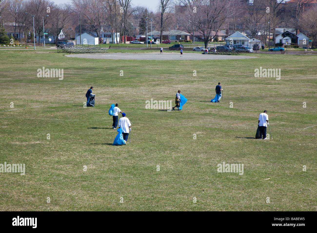Clean up day teen hi-res stock photography and images - Alamy