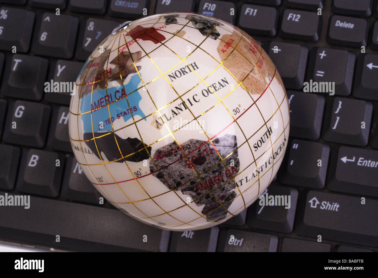 Pc network globe hi-res stock photography and images - Alamy