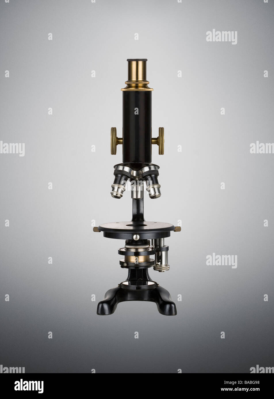 Old microscope hi-res stock photography and images - Alamy