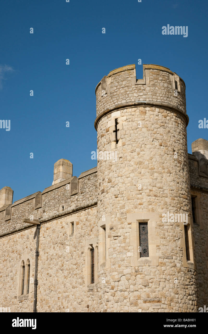 Detail of turret of Tower of London against clear blue sky Stock Photo ...