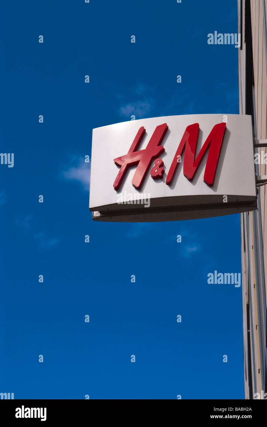 H&m advert hi-res stock photography and images - Alamy