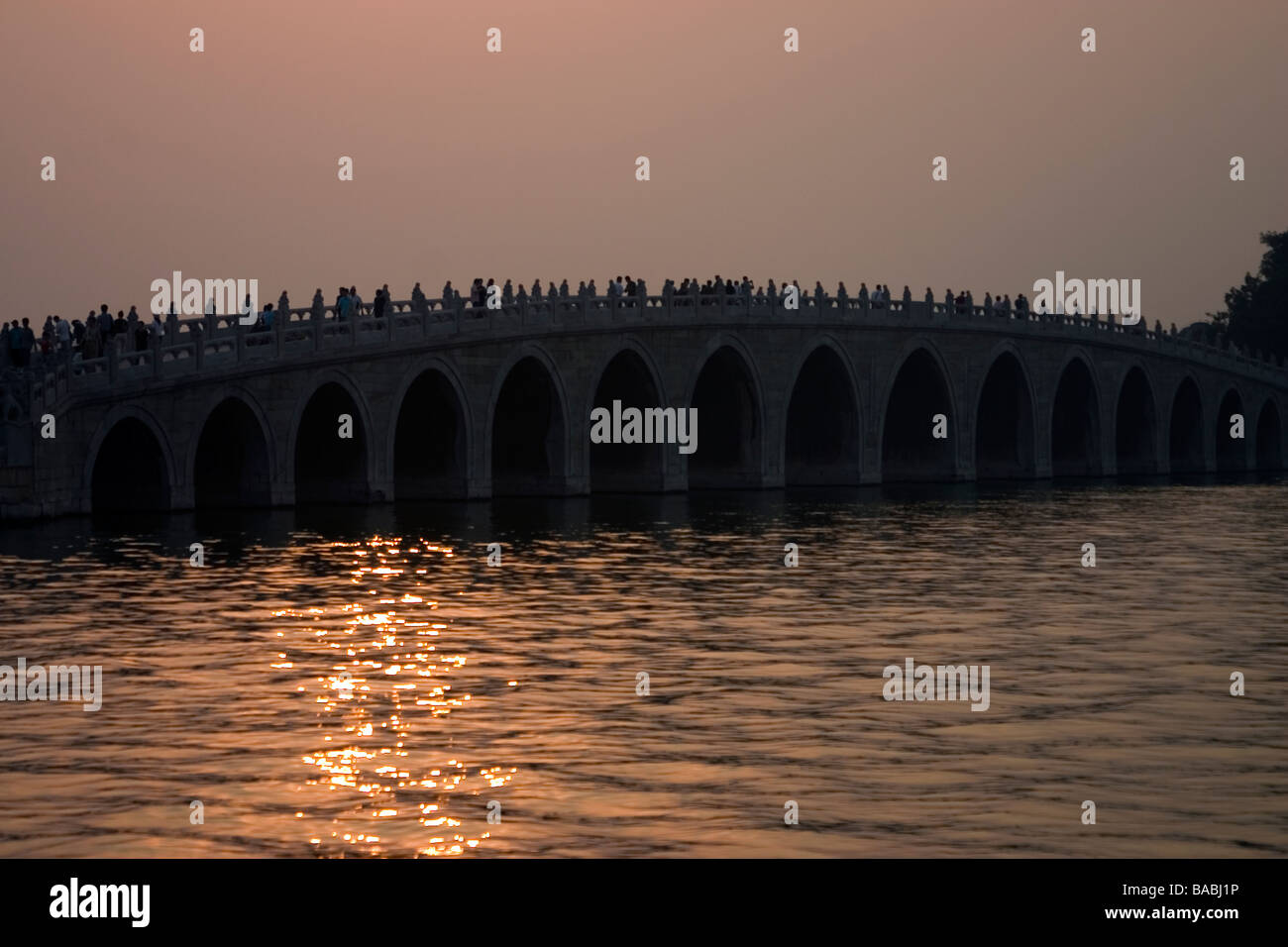 The 17 arch bridge summer palace beling china Stock Photo - Alamy