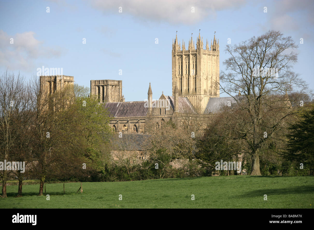 Images of wells cathedral hi-res stock photography and images - Alamy