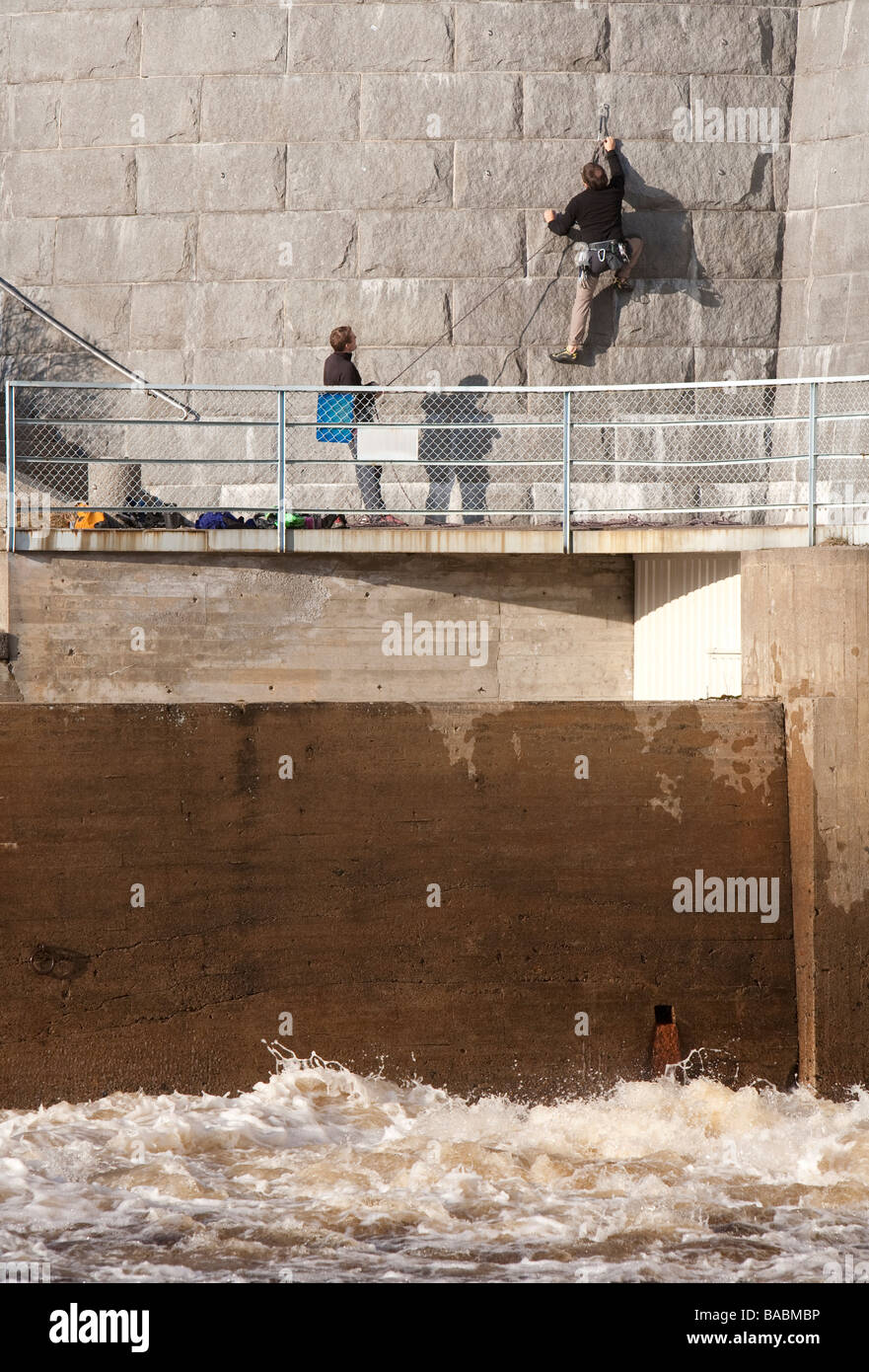 Sheer stone wall climbing hi-res stock photography and images - Alamy