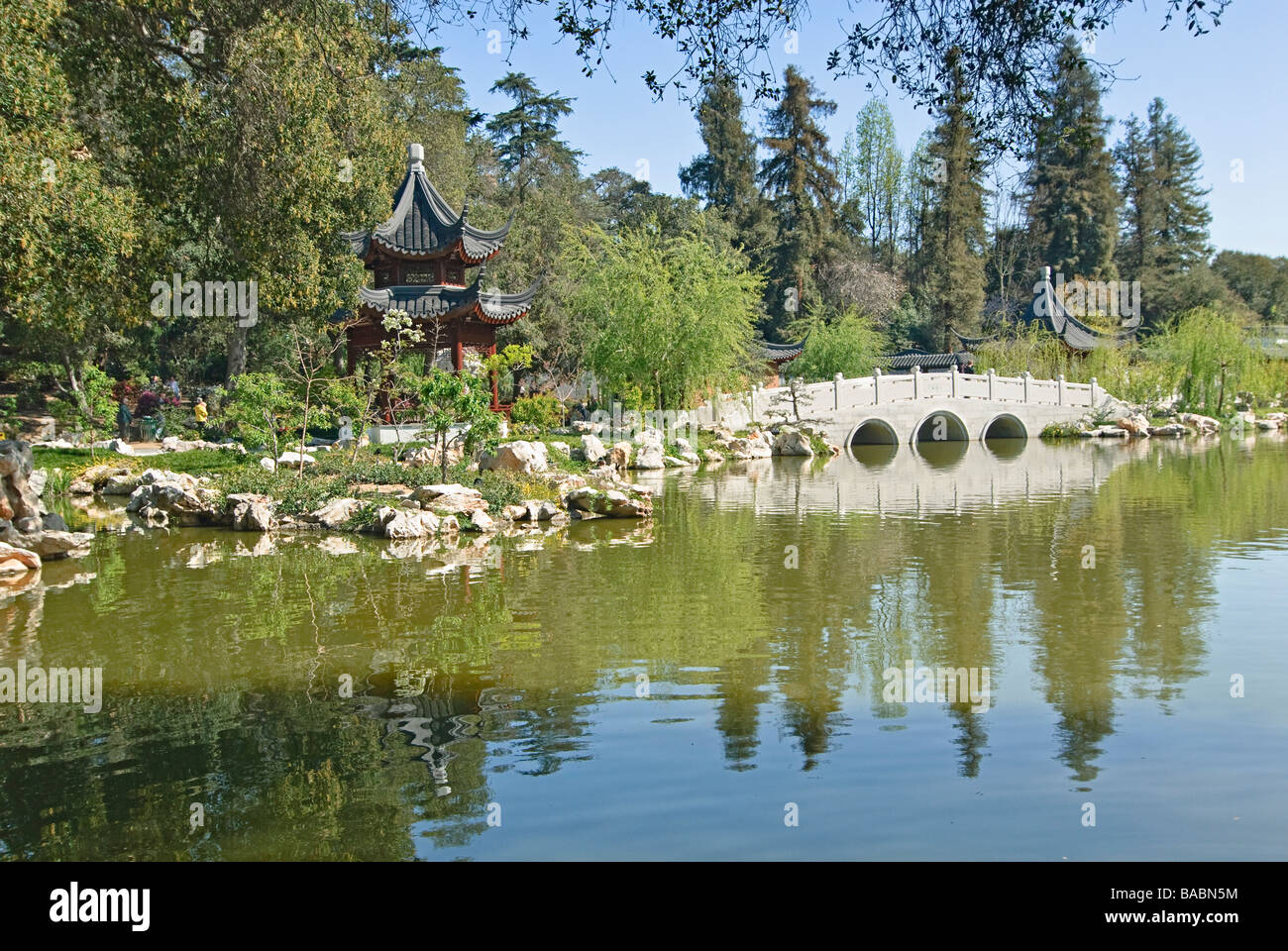 Chinese garden bridge hi-res stock photography and images - Alamy