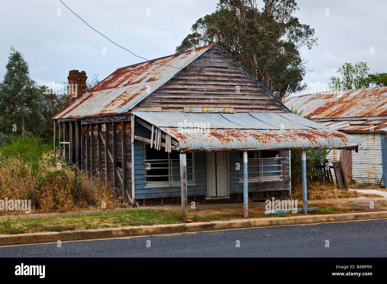 An old country house Stock Photo - Alamy