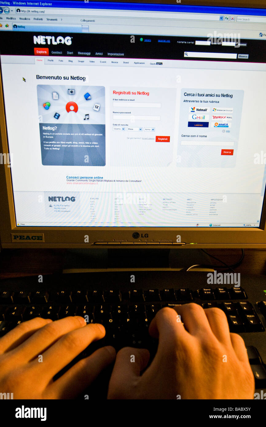Netlog hi-res stock photography and images - Alamy