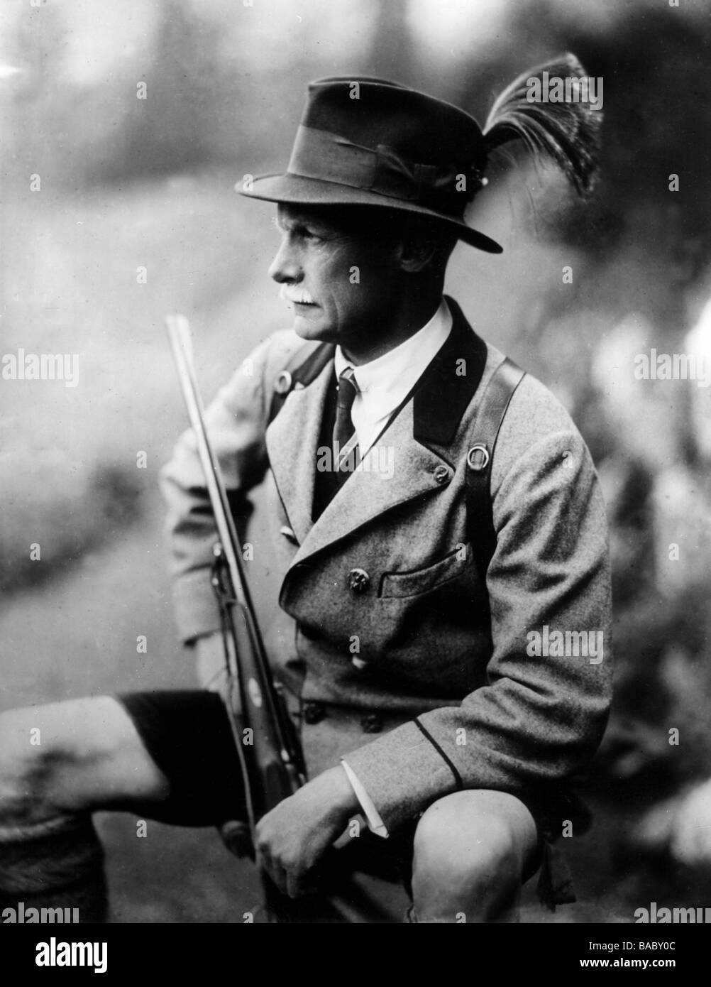 1950s hunting rifle hi-res stock photography and images - Alamy