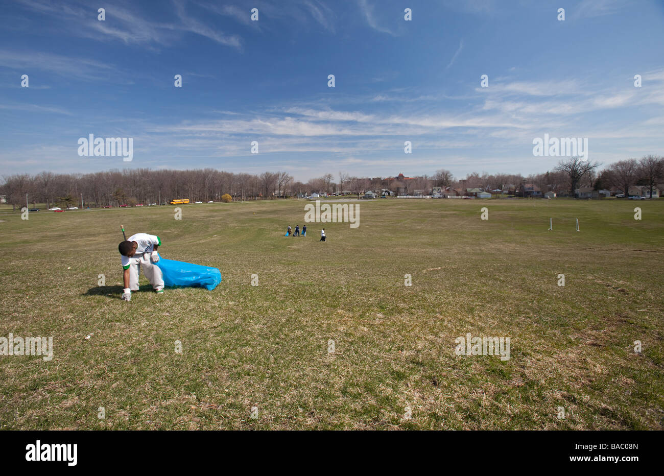Volunteers Clean City Park Stock Photo - Alamy