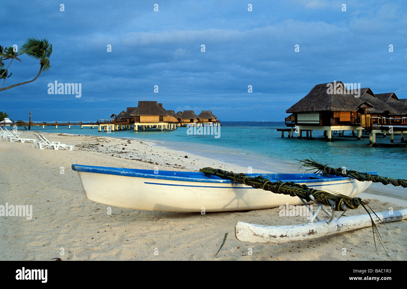 France, French Polynesia, Society Islands, overwater bungalows at Le ...
