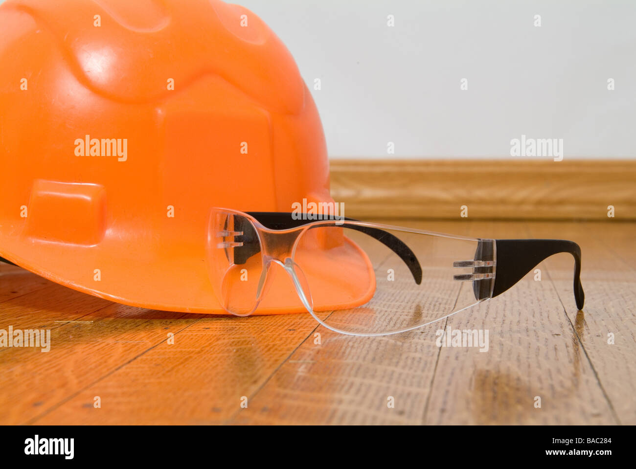 Hardware store computer hi-res stock photography and images - Alamy