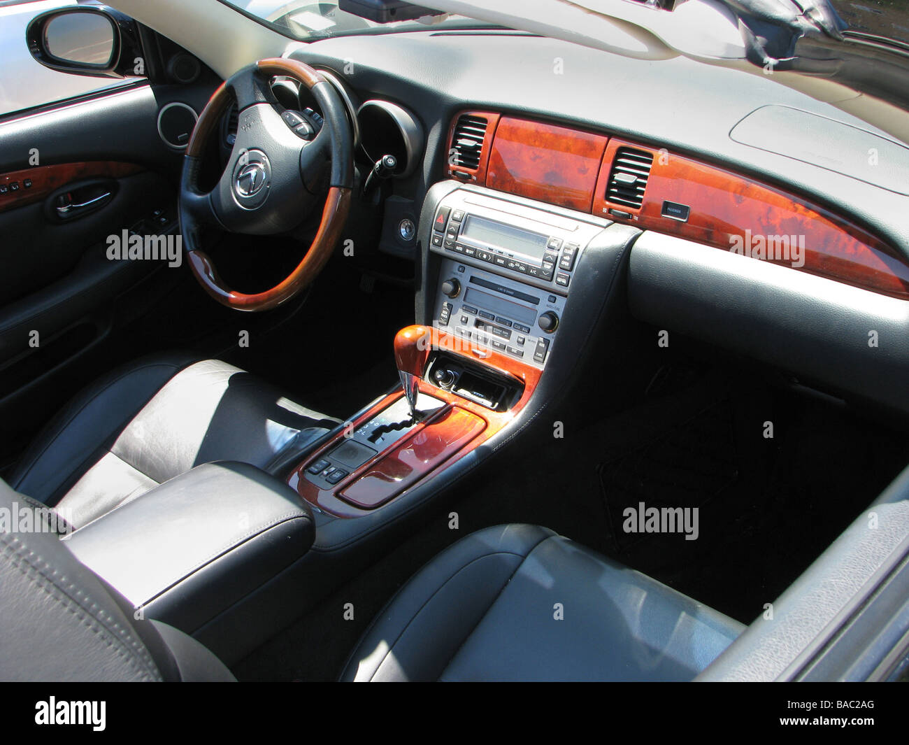 Transmissions hi-res stock photography and images - Alamy