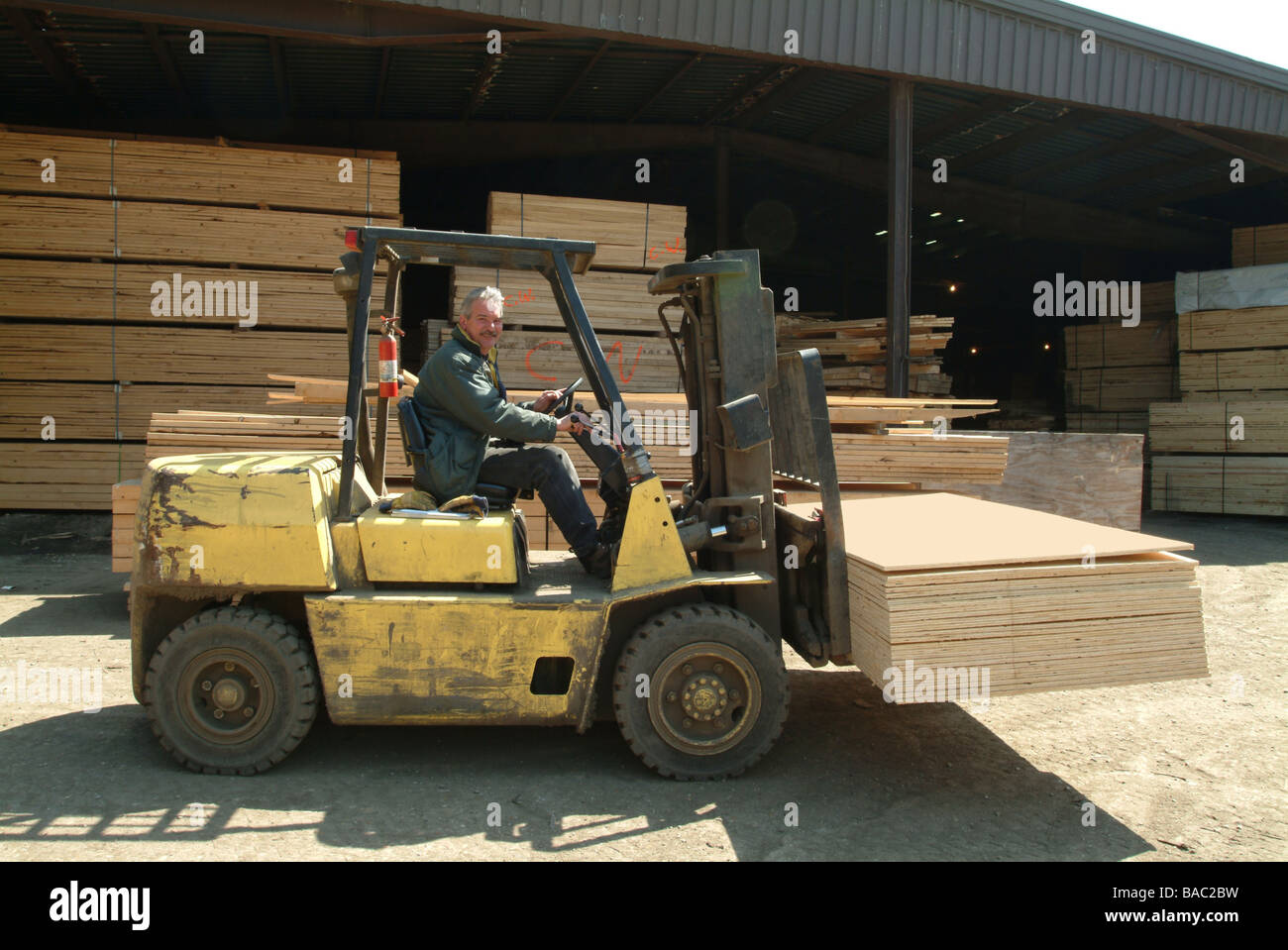Contractor lumber hi-res stock photography and images - Alamy