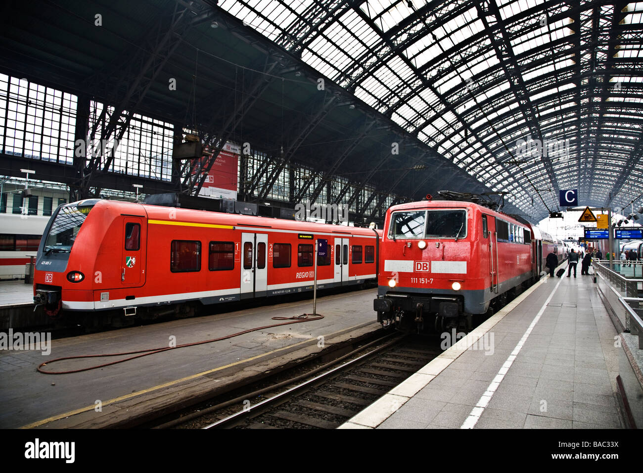 Trains in Cologne mainline station Stock Photo - Alamy