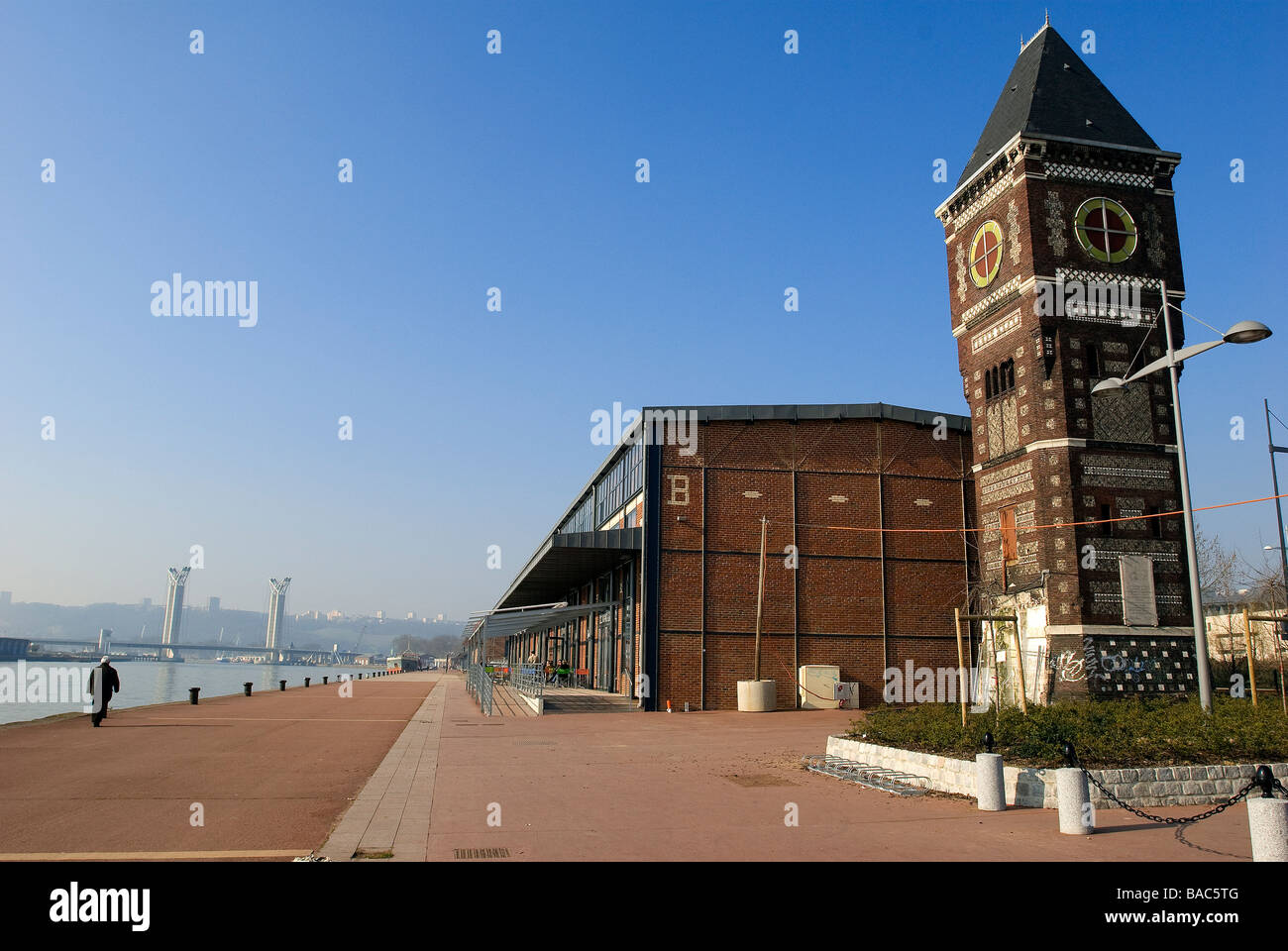 France seine maritime rouen docks hi-res stock photography and images ...