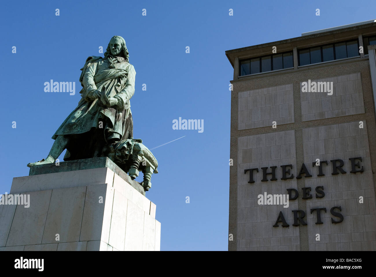 Rouen statue hi-res stock photography and images - Alamy