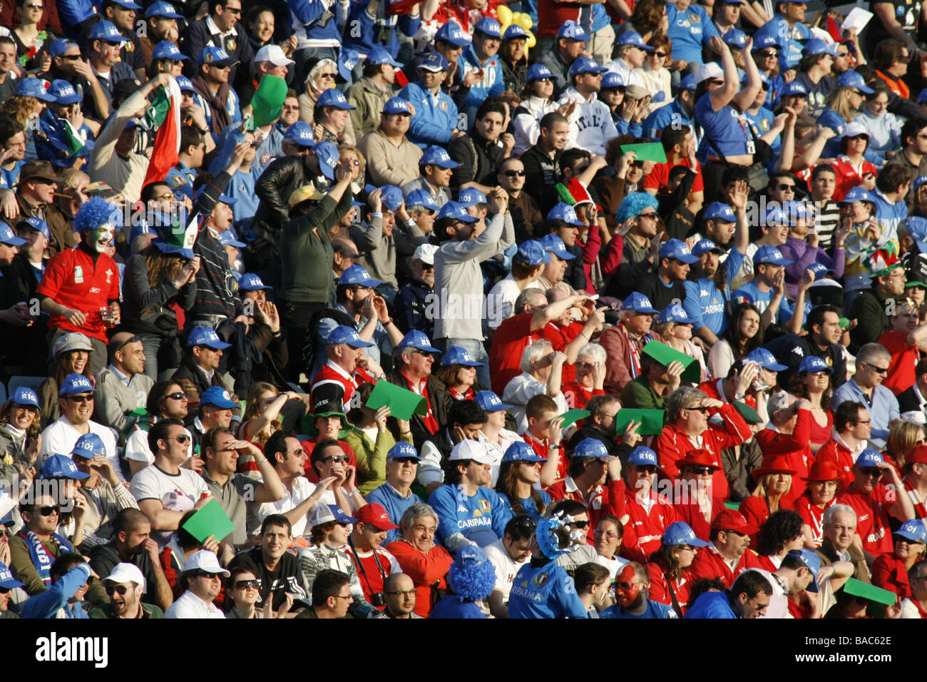 Wales rugby fans rome hi-res stock photography and images - Alamy