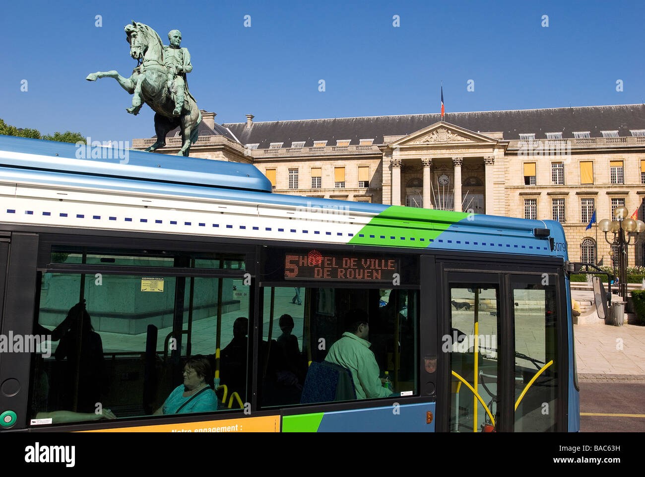 Bus transit hi-res stock photography and images - Alamy