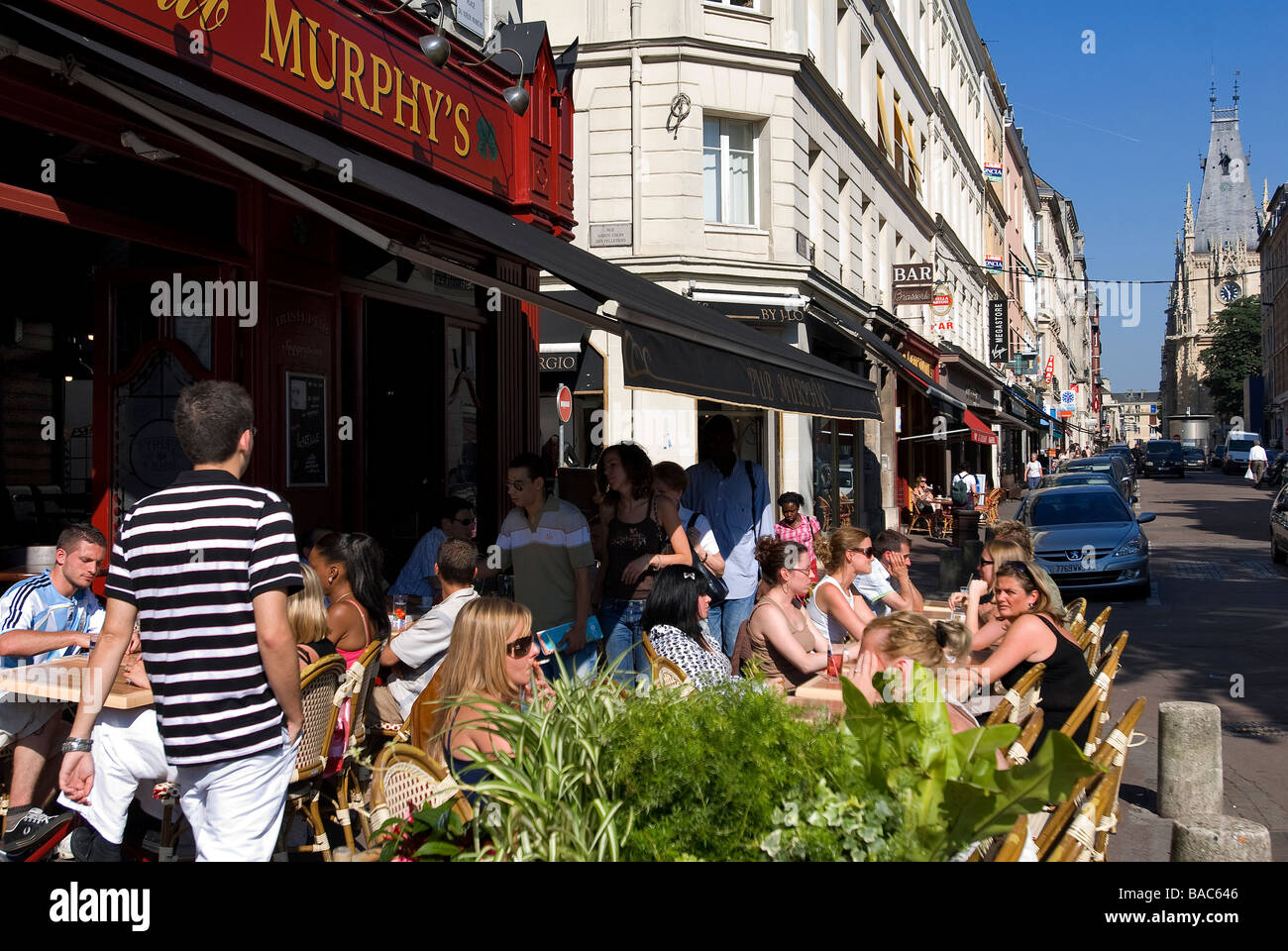 France, Seine Maritime, Rouen, Cafe in Rue Guillaume Conquerant Stock ...