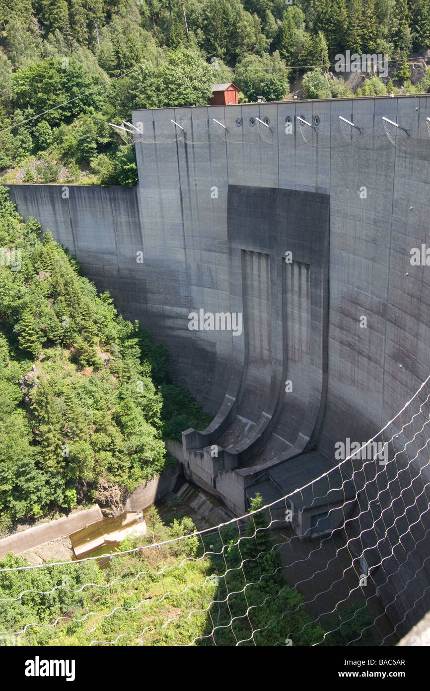 Dike wall water hi-res stock photography and images - Alamy